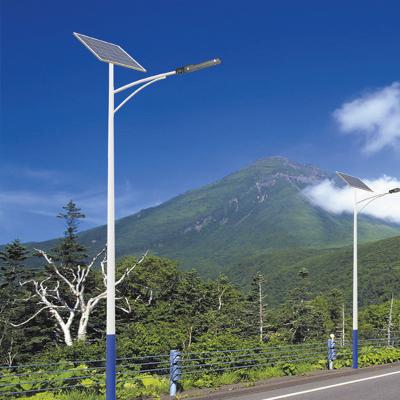 China 14000 Lumen 140w  120w 100w All In One Led Solar Street Lights Ip65 Waterproof for sale
