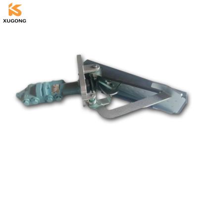 China 31LM-40220 Hydraulic Foot Valve Pedal for HYUNDAI Excavator Foot Pilot Valve for sale