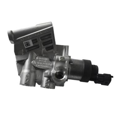 China EC240 EC210B EC210BLC Fuel Pressure Regulator VOE21638691 24V Diesel Engine Part for sale