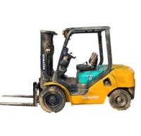 China Komatsu 3 Ton Used Diesel Forklifts 4.5m Lifting Height 3 Masts Stages Moving Shifter for sale