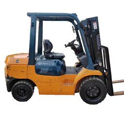 China Toyota 7F Used Diesel Forklift 3 Ton 3 Meter Lifting Height Original Paint for sale