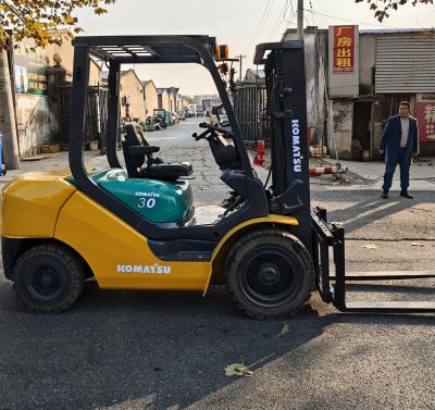 China Komatsu 30 3 Ton Second Hand Diesel Forklifts Three Stages And With Side Shift for sale