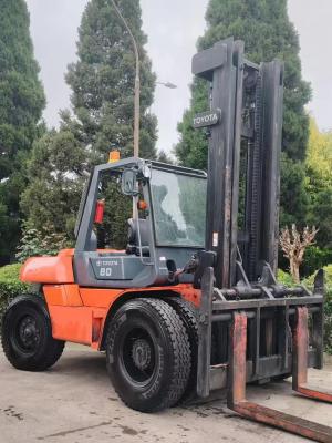 China 8 Tons 4 Meters Secondhand Diesel Lifting Machine Toyota 80 Forklift In Original Red for sale
