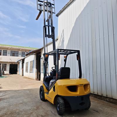 China Komatsu 30 Used Diesel Forklift 3 Tons 4.5 Meters 3 Masts Lifting Machine Japan Komatsu Brand for sale