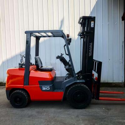 China Japan TOYOTA 30 3 Tons 4.5 Meters 3 Masta Used LPG Forklift Dual Use of Propane and Liquefied Gas for sale