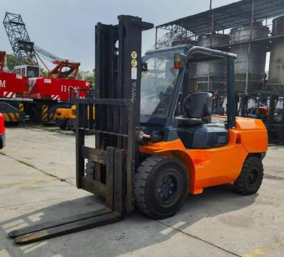 China TOYOTA 50 5 Tons Used Diesel Forklift 3 Meters 2 Masts with Low Price for sale