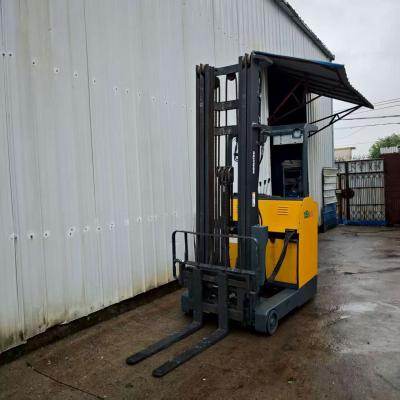 China 1.5T Load Unmanned Forklift Agv Robot Pallet 3D Obstacle Avoidance Two-Way Driving Stably Runs Telescopic Arm Komatsu Forklift for sale