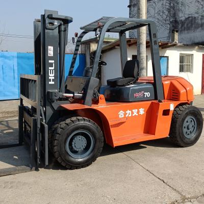 China Used Heli h2000 70 Diesel Forklift with Isuzu Engine 7Tons 3 Meters Lifting Machine for sale