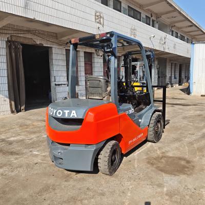 China Toyota 8F 3 Ton Used Forklift With Diesel Engine 3m Lifting Height for sale