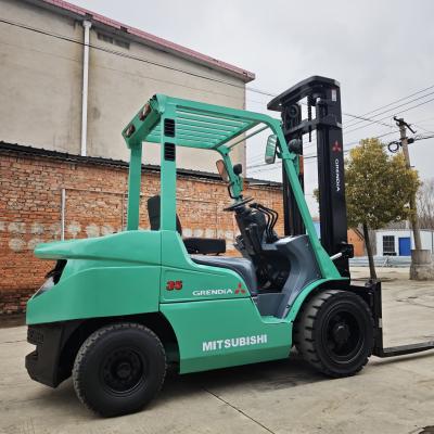 China Used Mitsubishi 3.5-Ton Diesel Forklift with Durable Steel Frame and Red Finish for Narrow Aisle Operations for sale