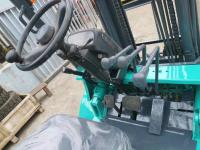 China Industrial Handling Trucks FD30NT 3T Used Mitsubishi Forklift for sale