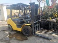China Yellow 3M Gantry 3T Komatsu Fd30 Used Diesel Forklift for sale