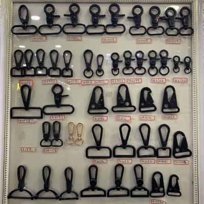 China Nickel Free Metal Dog Hook Width 30mm for Handbag Luggage Garment Accessories for sale