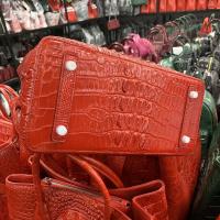 China 32x28x15cm Artificial Leather Fabric , Microfiber Crocodile Leather Bag for sale