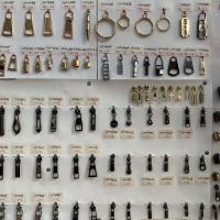 China Nickle free Coating Zipper Puller Metal PHAs For Bags Apparel for sale