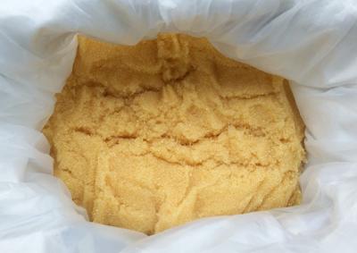 China Ion Exchange Resin General Purpose IRA402 CL Desalination Resin For Industrial Water Treatment for sale