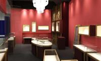 China Luxury Wood Body Jewelry Showcase with Full Vision Glass Design for sale