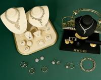 China Elegant Jewelry Display Props, Premium Velvet Necklace Bust Set for Luxury Gemstone Collections for sale