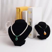 China Flannel Peach Heart Necklace Display Stand Model Jewelry Stand Pendant Counter Display Props for sale