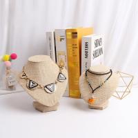 China Flannel Peach Heart Necklace Display Stand Model Jewelry Stand Pendant Counter Display Props for sale