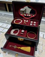 China Elegant Large Capacity Jewelry Case, Mini Portable Design, Anti-Tarnish Soft Lining for sale