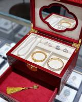 China Shockproof Travel Jewelry Case, Large Capacity Mini Box, Durable and Protective for sale