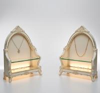 China Exquisite Hand-Carved Floral Scroll Details Cream White Finish Gold Trim Durable Jewelry Display Elevates Any Jewelry for sale