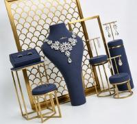 China Elegant Modern Jewelry Display Kit with Luxury Velvet Stand for High-End Jewelry Boutique for sale