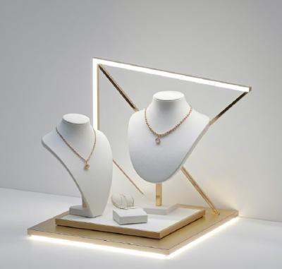 China Luxury LED Triangle Necklace Bust Display Set, High-End Gold Frame Jewelry Showcase for Pendant & Chain for sale