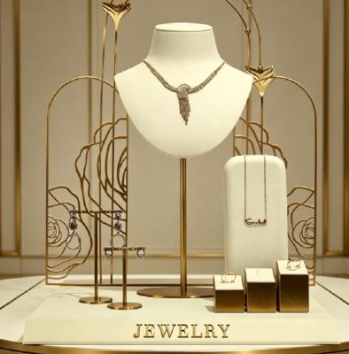 China Elegant Modern Artistic Jewelry Display Kit Luxury Stand for High-End Jewelry Boutique for sale