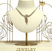 China Elegant Modern Artistic Jewelry Display Kit Luxury Stand for High-End Jewelry Boutique for sale