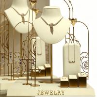 China Elegant Modern Artistic Jewelry Display Kit Luxury Stand for High-End Jewelry Boutique for sale