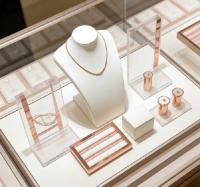 China Custom Minimalist Luxury Jewelry Display Kit, Premium Metal & Acrylic Display Props for Fine Jewelry for sale
