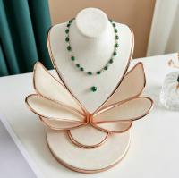 China Custom Luxury Flower-shaped Jewelry Display Bust, Rose Gold Frame Velvet Necklace Stand, High-end Jewelry Shop Display Props for sale