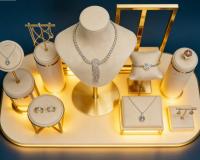 China Luxury LED Lighted Beige Velvet Jewelry Display Set, Necklace Bust with Gold Metal Frame for High-End Jewelry for sale