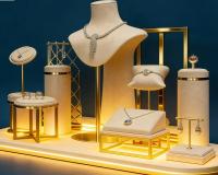 China Luxury LED Lighted Beige Velvet Jewelry Display Set, Necklace Bust with Gold Metal Frame for High-End Jewelry for sale