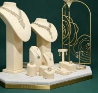 China Museum-Grade Jewelry Display Kit with Custom Velvet Stand Set and Oriental Gold Metal Screen for Luxury Retail for sale