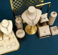 China Luxury Beige Velvet Jewelry Display Set, Necklace Bust with Gold Scale Metal Screen for High-End Jewelry for sale
