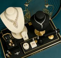 China Black & Beige Velvet Jewelry Display Set, Necklace Bust with Gold Oriental Metal Frame for High-End Jewelry for sale