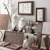 China Premium Velvet Jewelry Display Props for Gold and Silver Jewelry for sale