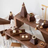 China Premium Wooden Jewelry Display Stand for High-End Jewelry Shop for sale