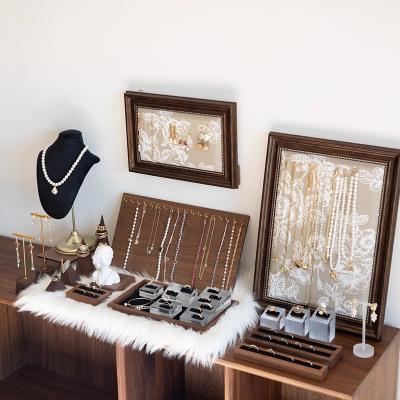 China Jewelry Display Stand Minimalist Jewelry Holder for Modern Jewelry Store for sale