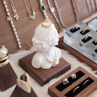 China Jewelry Display Stand Minimalist Jewelry Holder for Modern Jewelry Store for sale