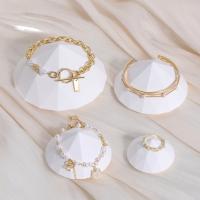 China Jewelry Display Set Luxury Jewelry Stand for High-End Jewelry Store for sale