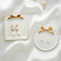 China Gold Plated Metal Jewelry Display Stand Luxury Props for Diamond Gemstone Jewelry for sale