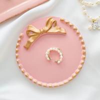 China Gold Plated Metal Jewelry Display Stand Luxury Props for Diamond Gemstone Jewelry for sale