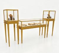 China Luxury Gold Minimalist Jewelry Display Set, Complete Turnkey Showcase with Pedestal & Counter for sale