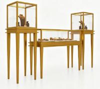 China Luxury Gold Minimalist Jewelry Display Set, Complete Turnkey Showcase with Pedestal & Counter for sale