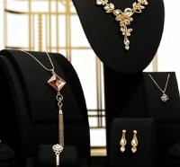 China Custom Luxury Jewelry Display Props Set, Premium Gold Frame Velvet Stand for Fine Jewelry for sale
