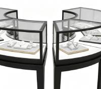 China Modern Minimalist C-Shaped Jewelry Display Case, Complete Turnkey Fixture with Black Frame & Clear Glass for sale